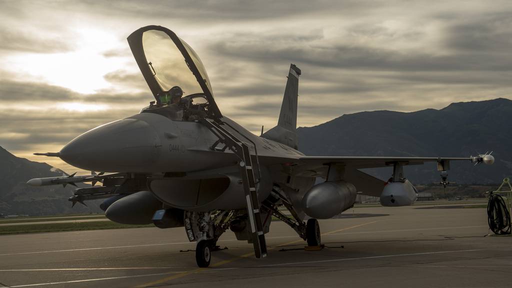 Indonesia orders Lockheed sniper pods for F-16s