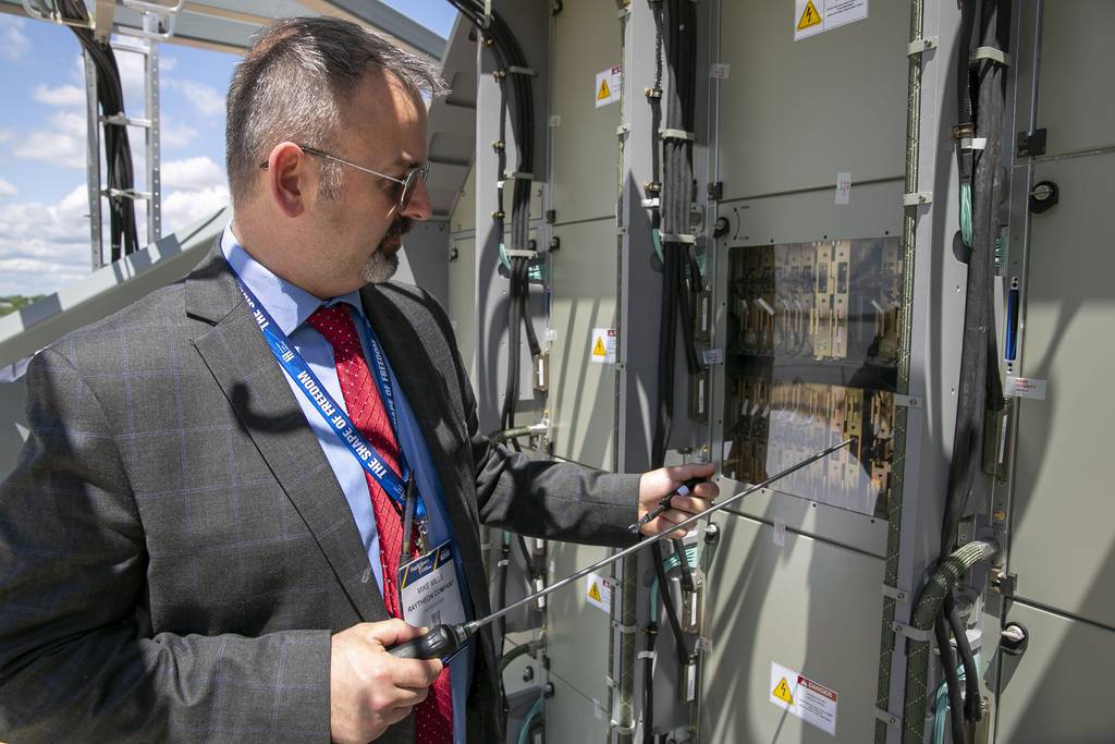 Get up close with Raytheon’s SPY-6 radar