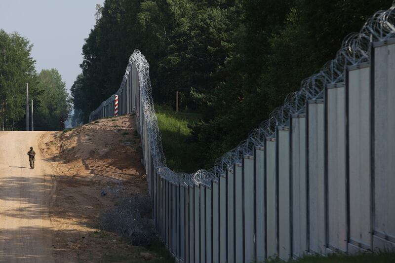 Poland eyes fortifications on its border with Belarus