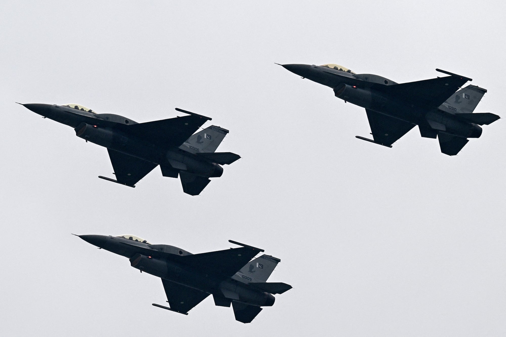 Pakistan unveils aircraft and rocket programs, parades military tech