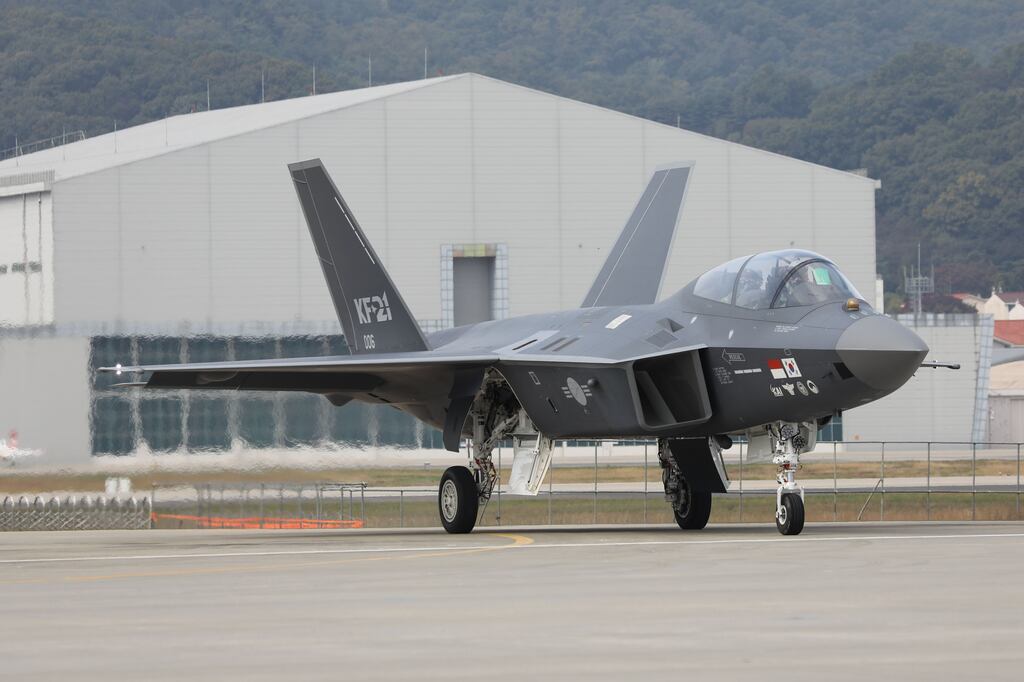South Korea orders first batch of KF-21 fighters