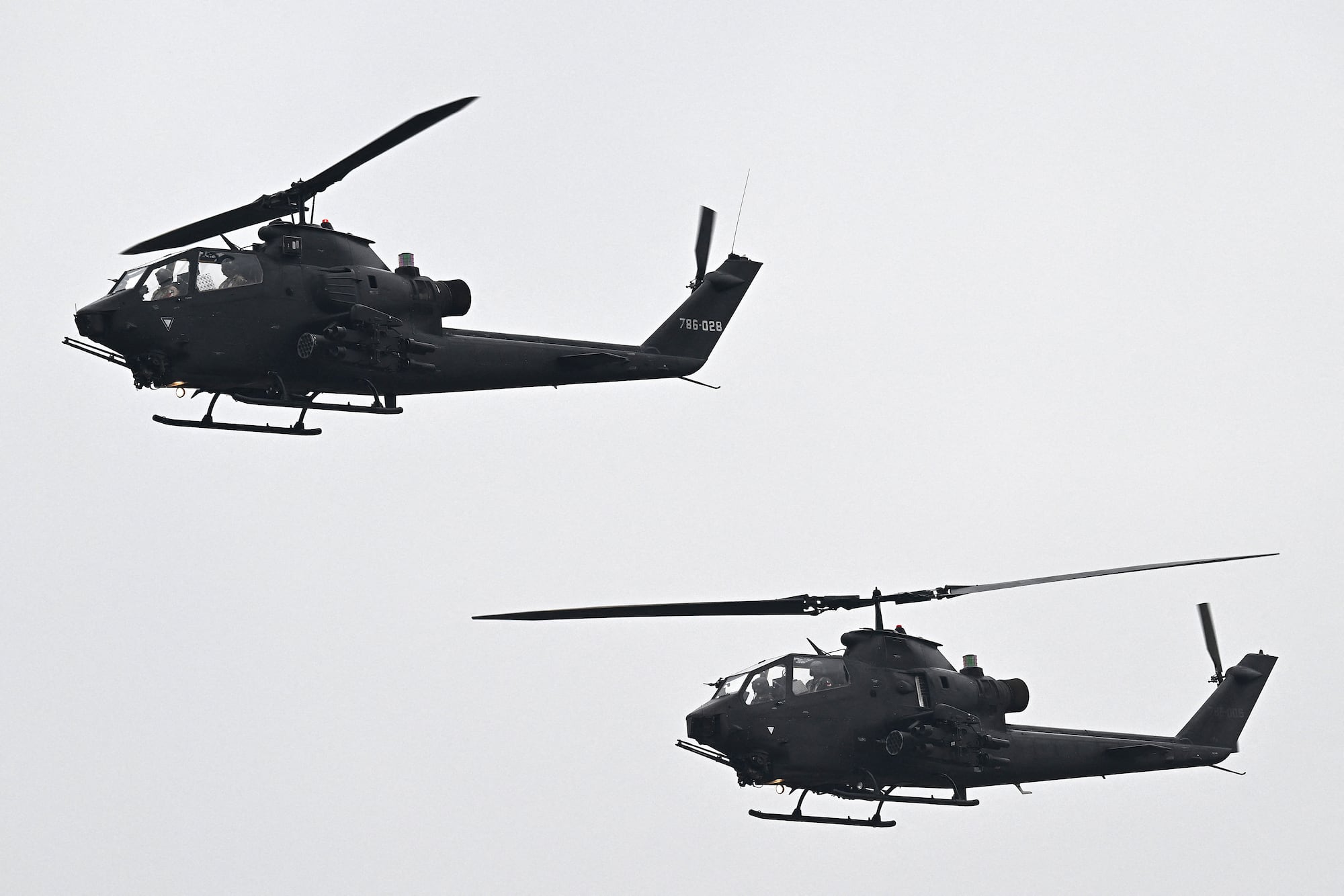 Pakistan unveils aircraft and rocket programs, parades military tech