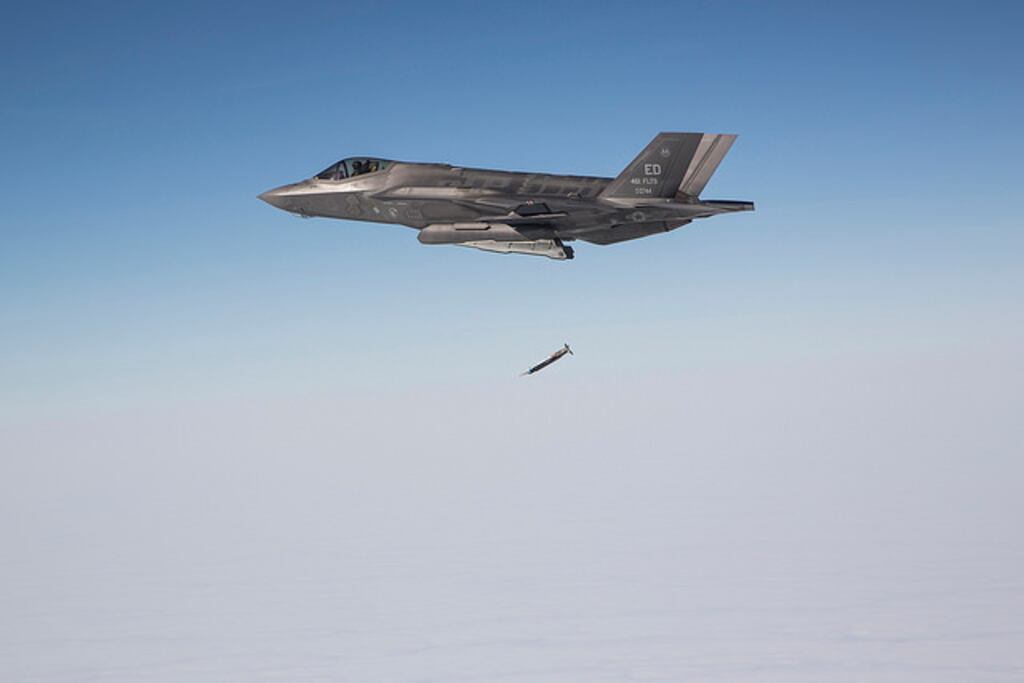 US clears $815M sale of F-35 weapons for Australia
