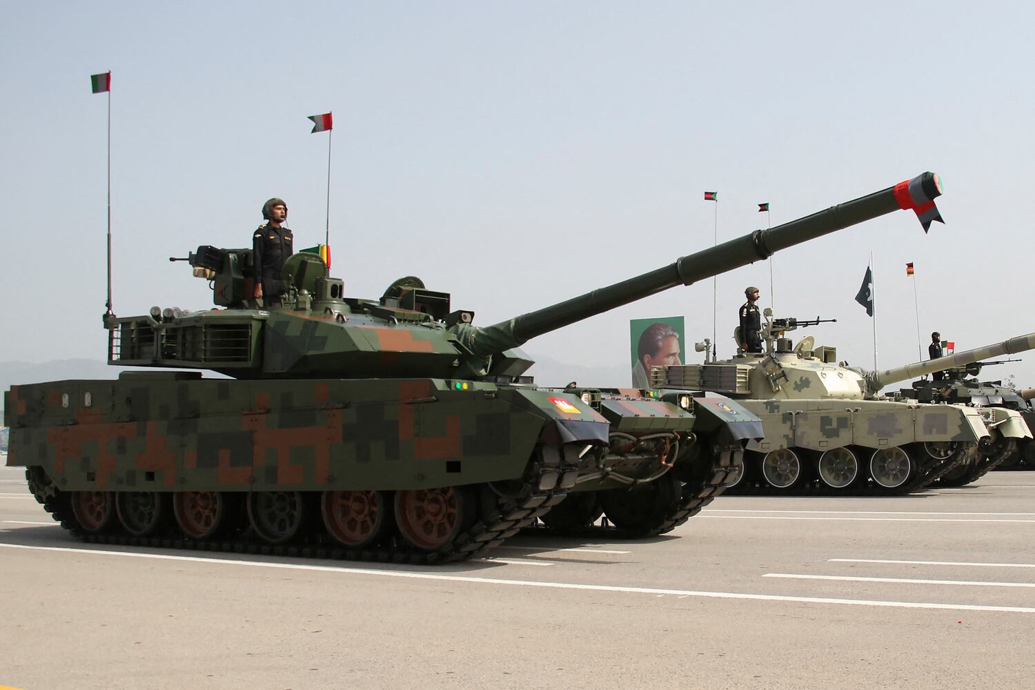 See Pakistan showcase its latest equipment during military parade