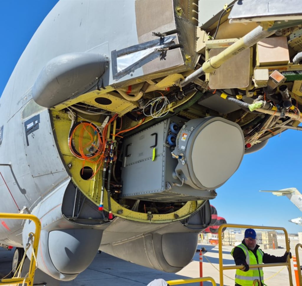 B-52 with key radar upgrade flies to Edwards for testing