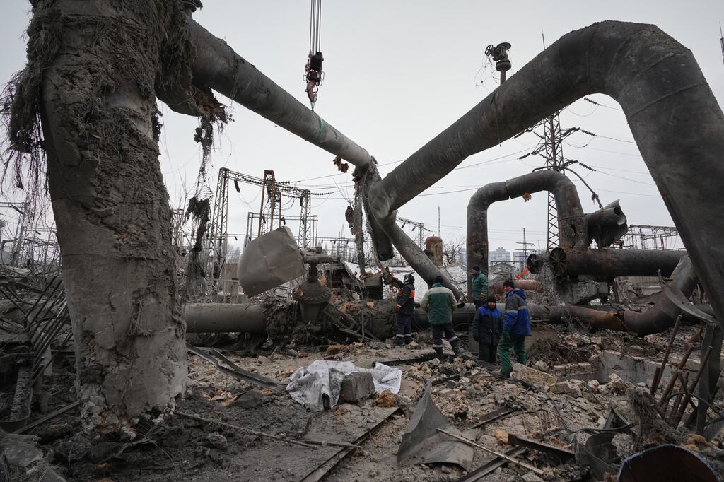 US and Russia agree to reestablish military dialogue after Ukraine talks