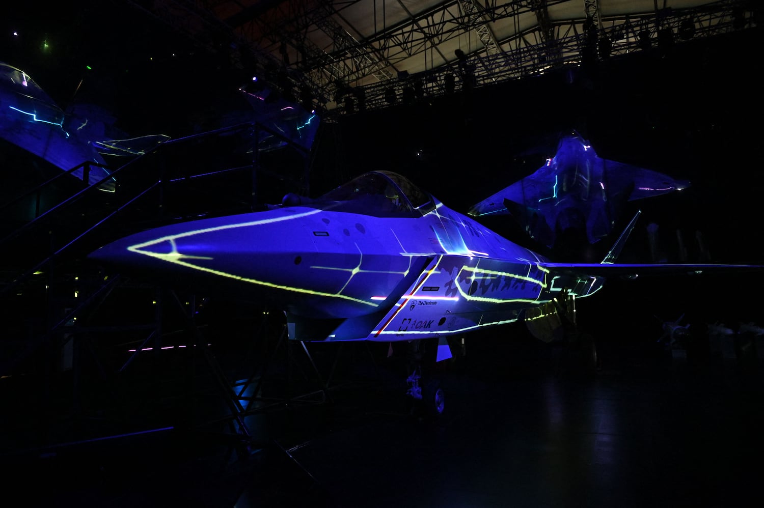 See Russia’s new Checkmate fighter jet unveiled at defense expo