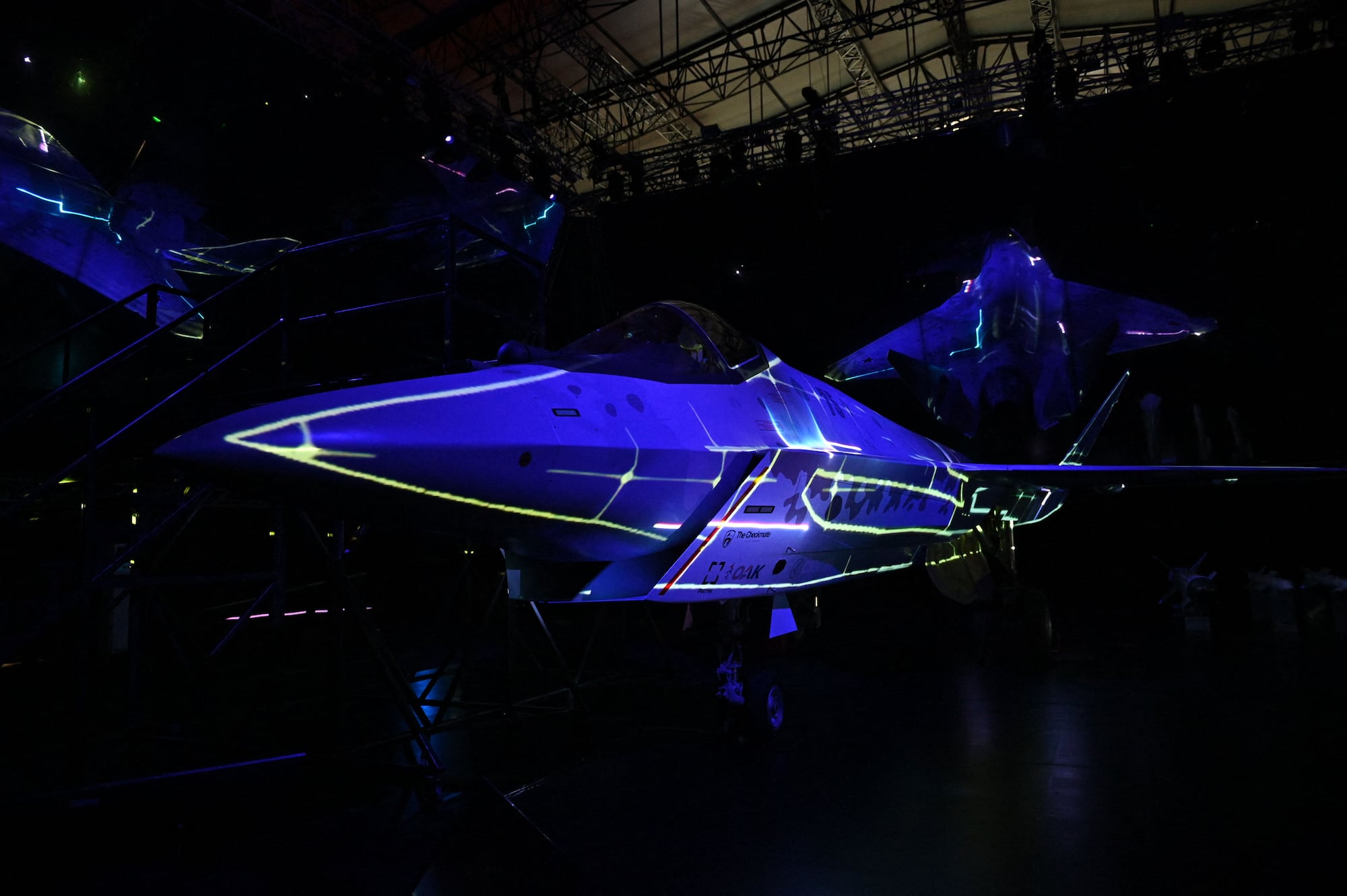 See Russia’s new Checkmate fighter jet unveiled at defense expo