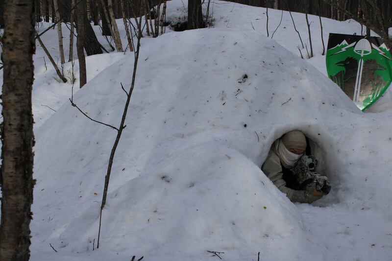 Norway’s elite Arctic soldiers still dig their own snow caves to hide ...