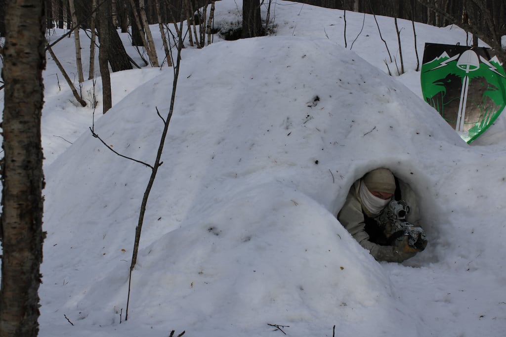Norway’s elite Arctic soldiers still dig their own snow caves to hide ...