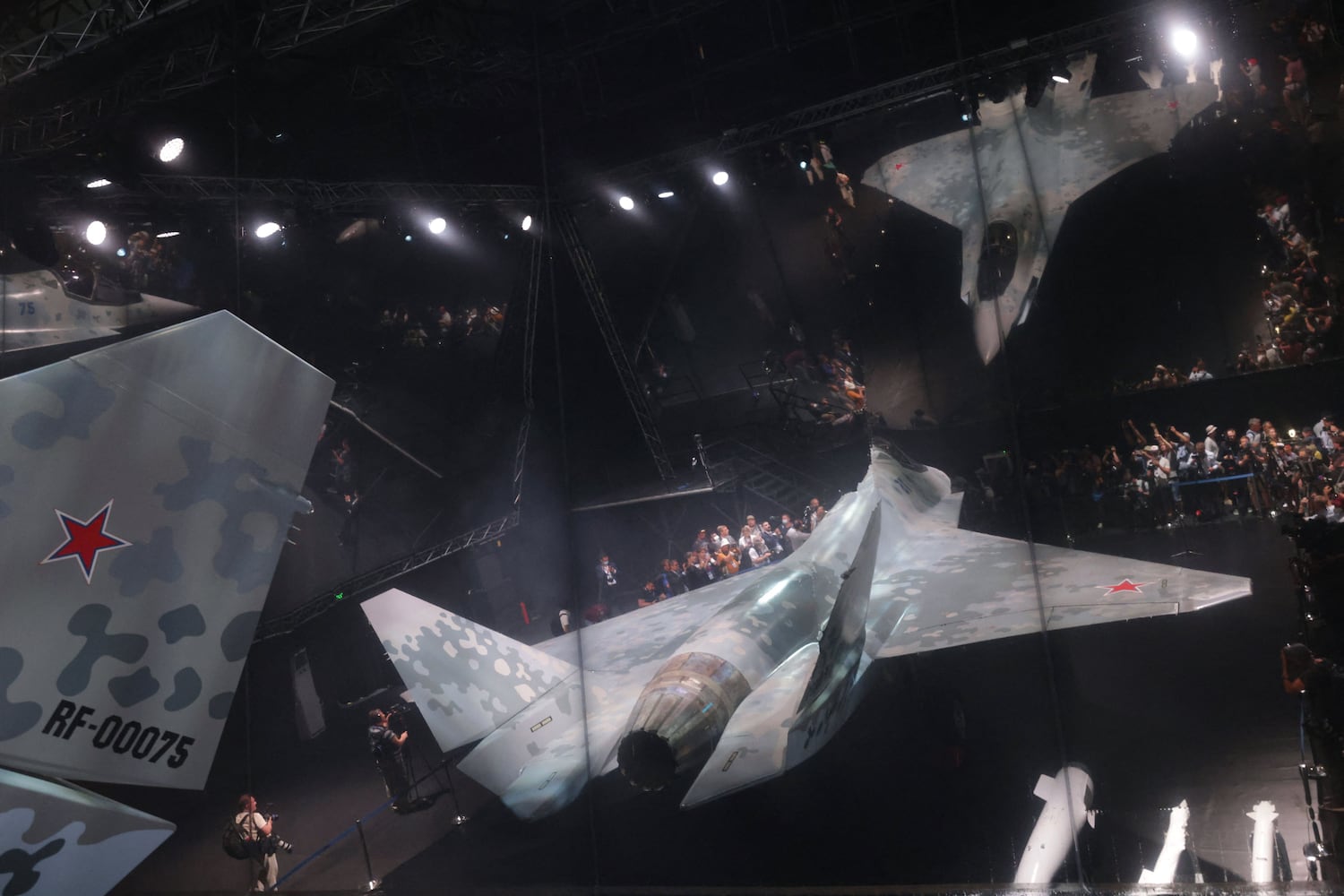 See Russia’s new Checkmate fighter jet unveiled at defense expo