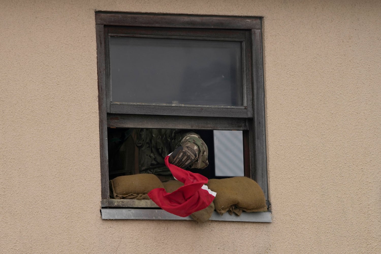 See Ukrainian troops go through urban combat training in the UK