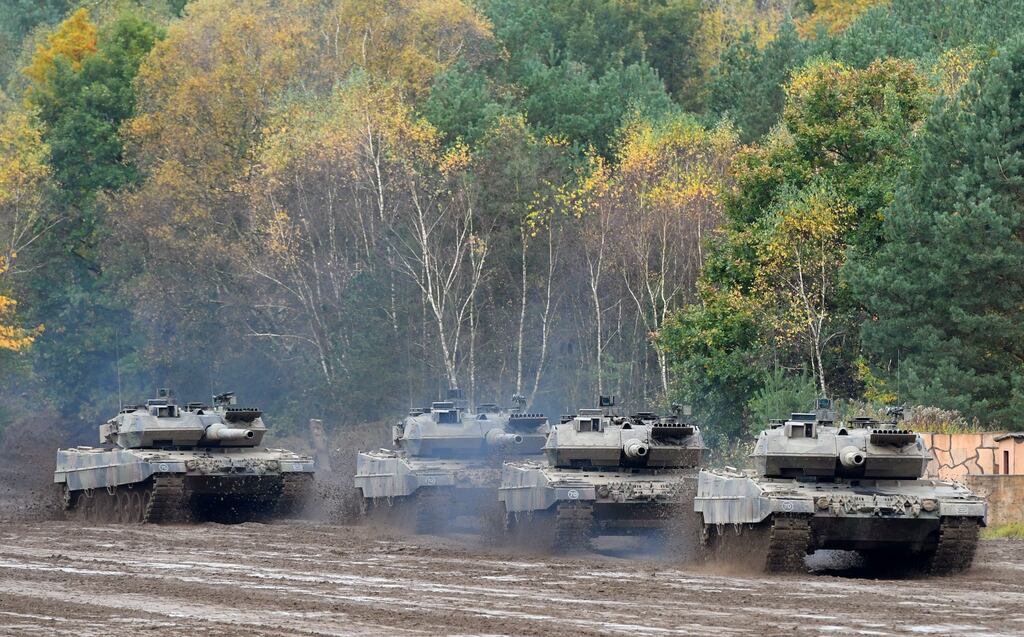 Hungary signs deal to buy dozens of tanks, howitzers from Germany’s KMW