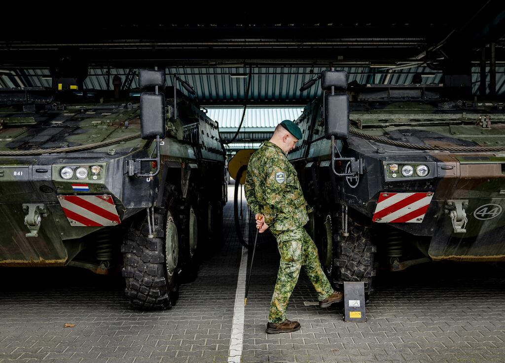 Air defense, tanks top Dutch military's wish list