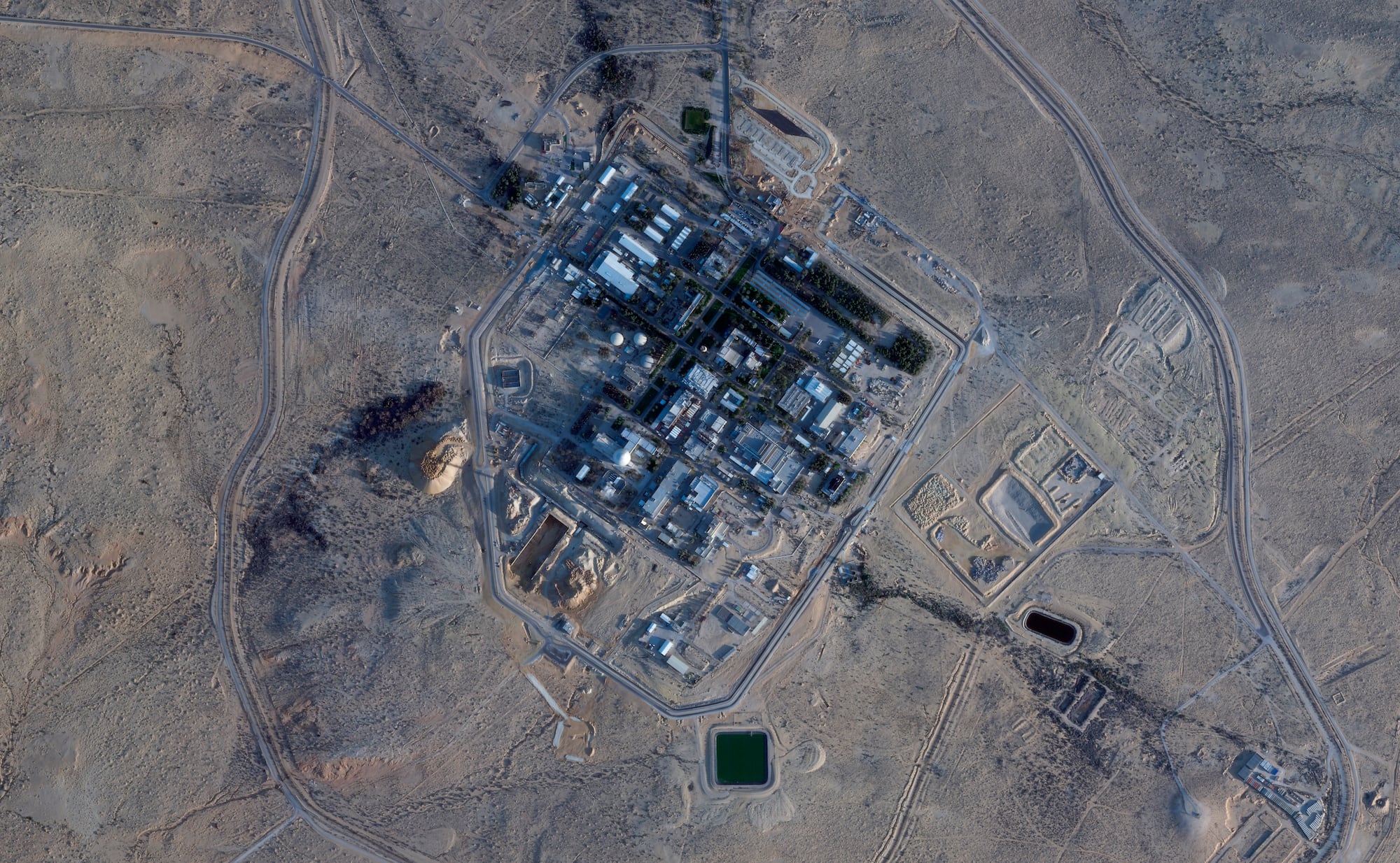 See images of a secretive Israeli nuclear facility undergoing major ...
