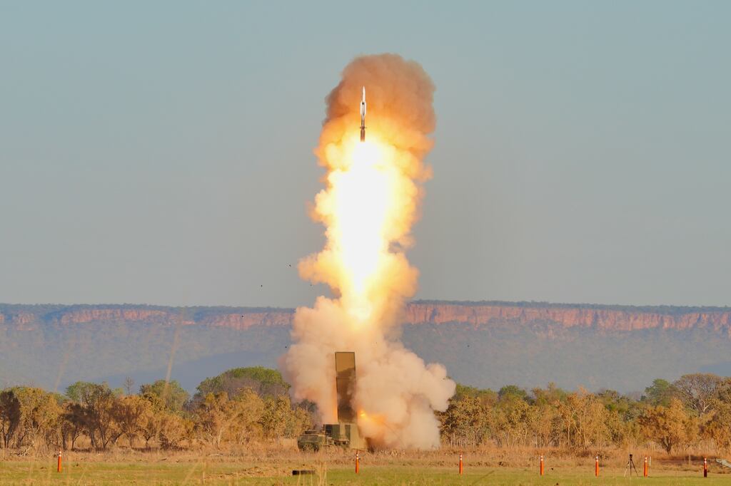 US Army fires Tomahawk missile from new Typhon launcher during ...