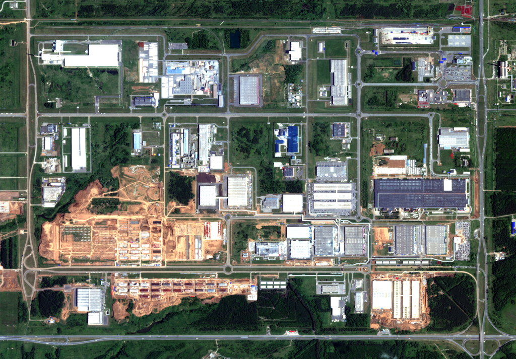 Behind attacks on Ukrainian cities, Russia is building a drone empire