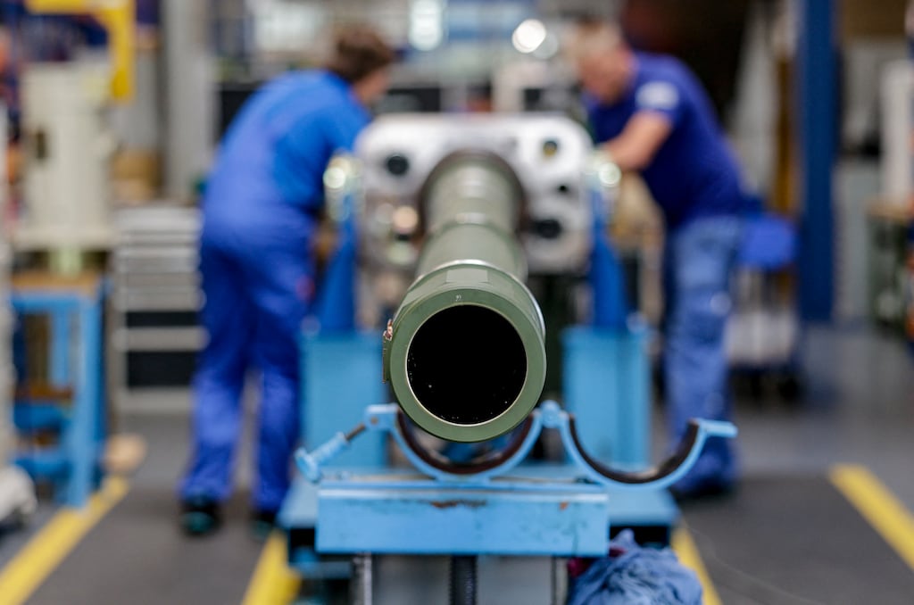 German arms exports on track to hit record high again