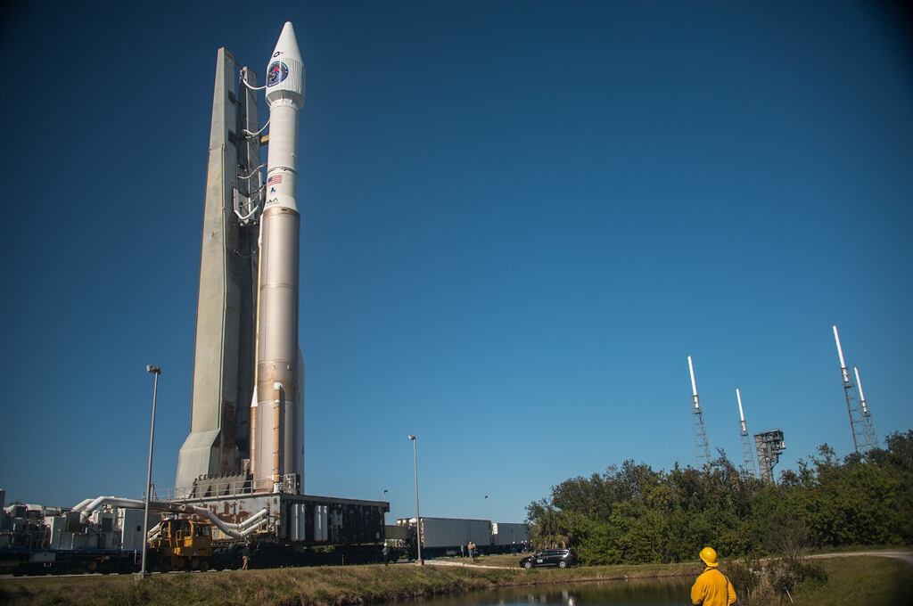 Air Force sets ambitious goal to procure next missile warning ...