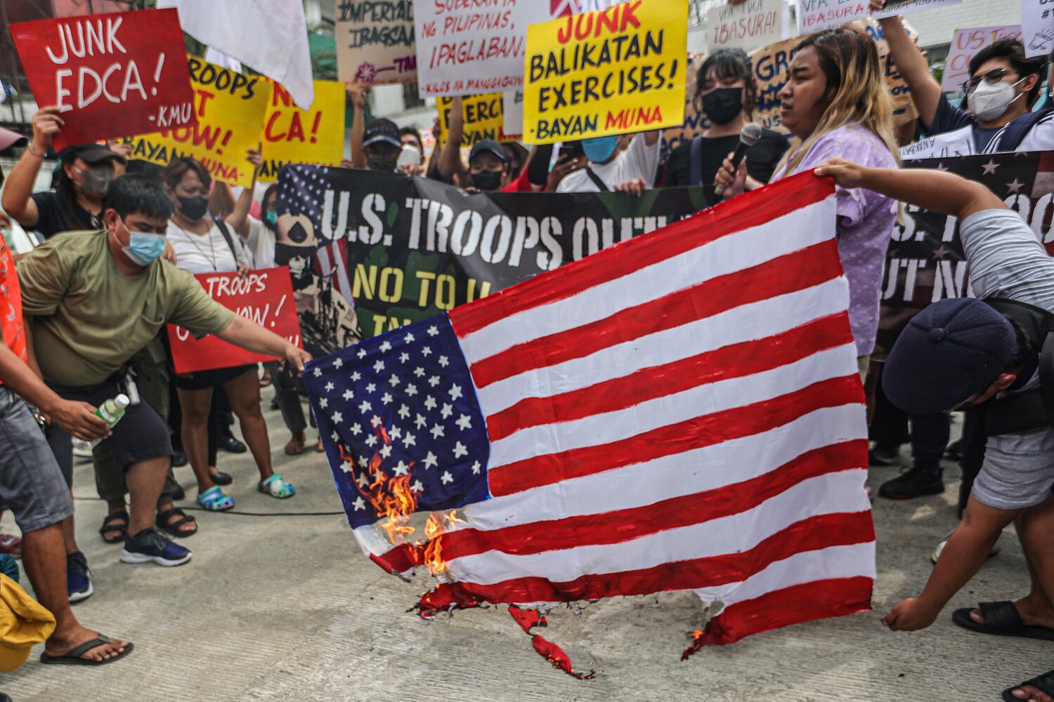 See US, Philippines stage Balikatan military exercise