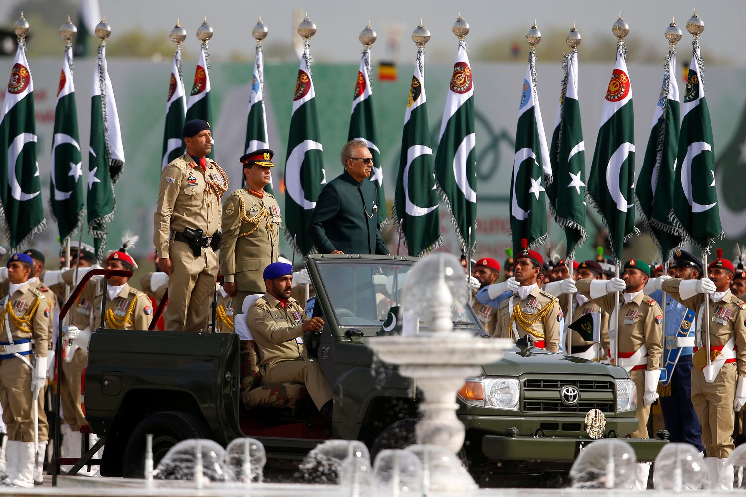 See Pakistan showcase its latest equipment during military parade