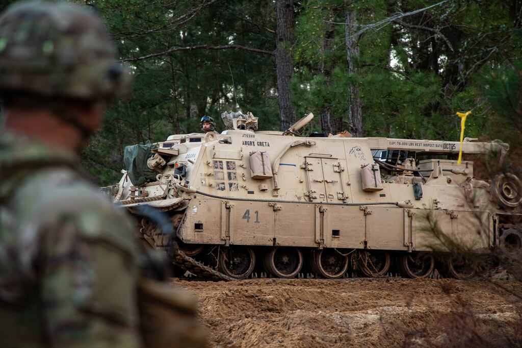 Old tank recovery vehicles get new life as M88A3 is nixed