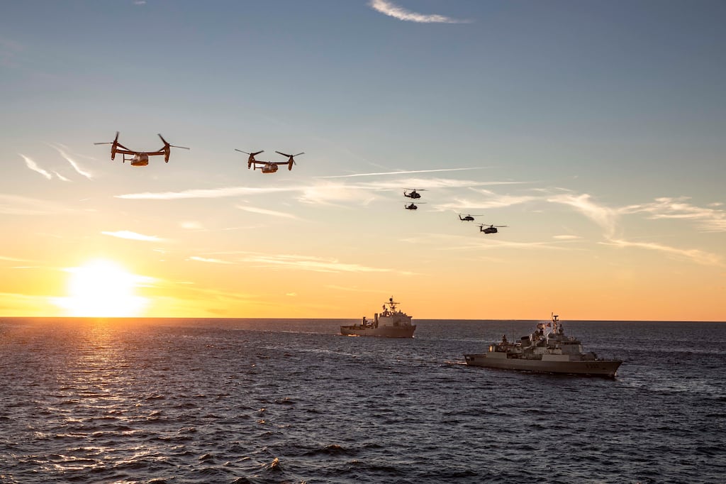 Navy’s 2024 plan backs long-range weapons, shrinks amphibious fleet